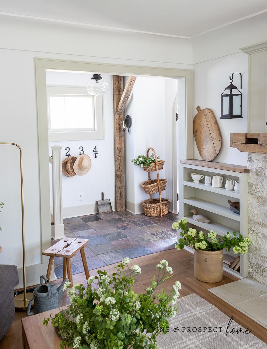 The Ultimate Guide To Thrifted Home Decor: Beautiful Home On A Budget ...