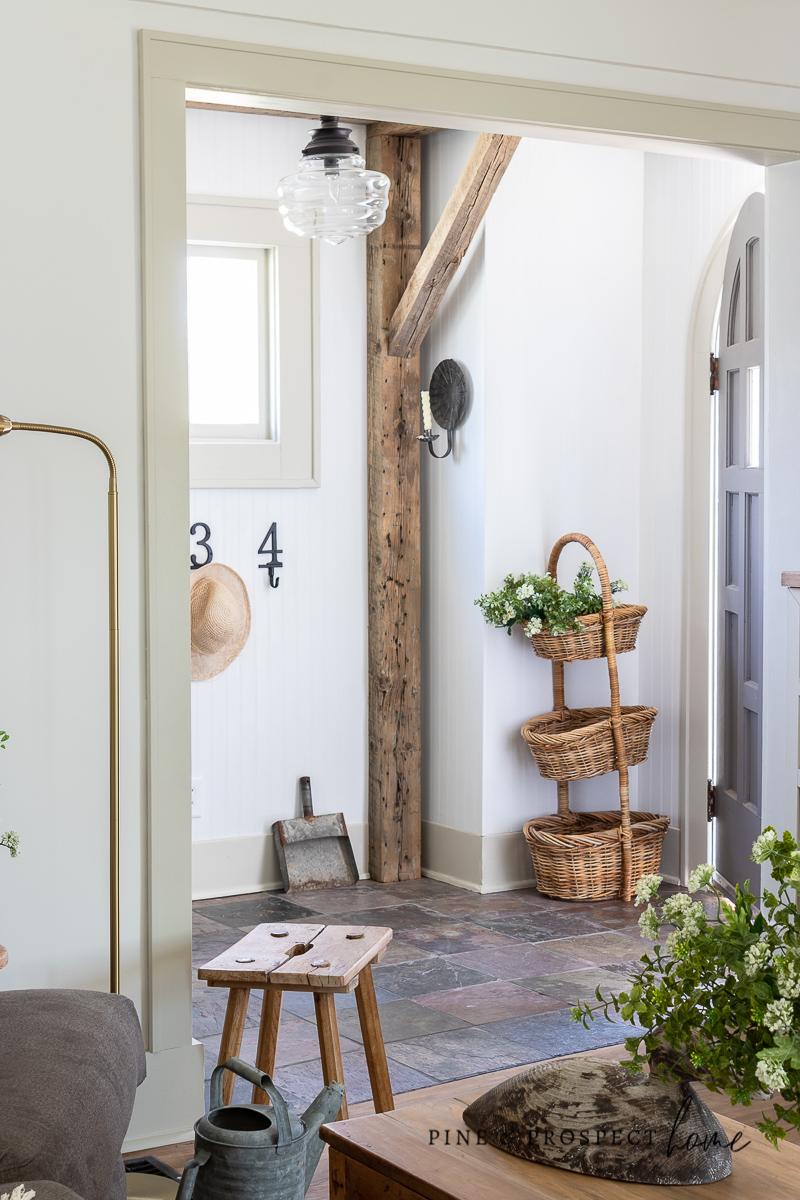 The Ultimate Guide To Thrifted Home Decor: Beautiful Home On A Budget ...