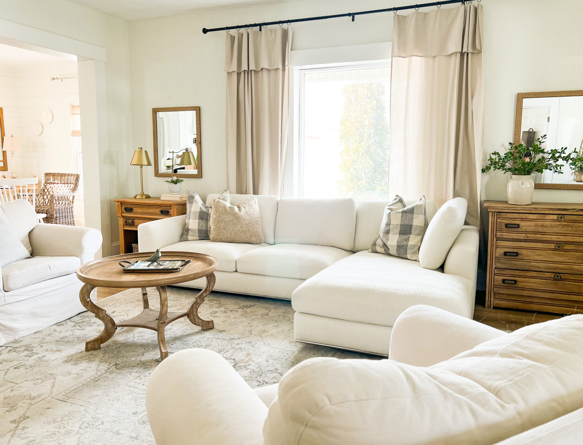Simple and Cozy Cottage Home Tour: Amy Fritz Share The Love Series ...